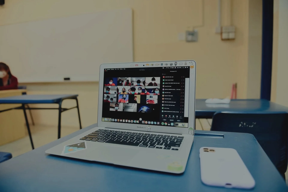 how-to-become-an-online-teacher-and-a-successful-one